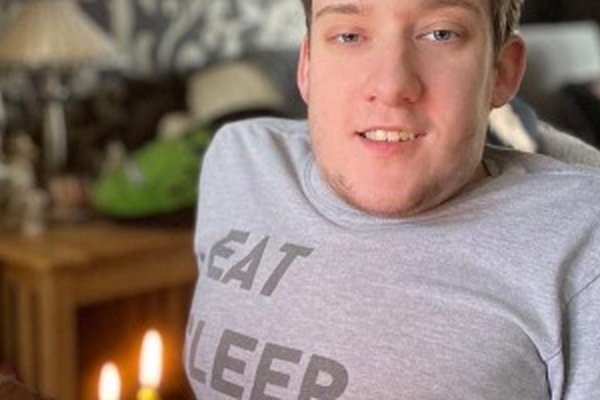 The TARDIS has a ramp! Why Ruth Madeley in an accessible Doctor Who ...