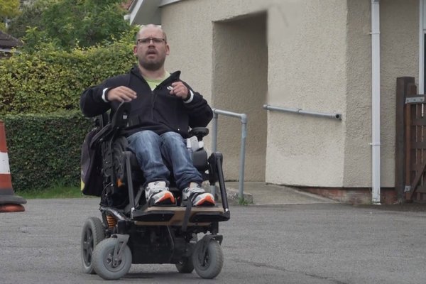 The TARDIS has a ramp! Why Ruth Madeley in an accessible Doctor Who ...