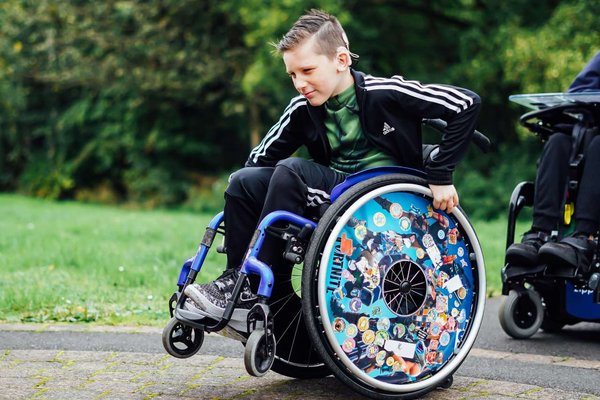 The TARDIS has a ramp! Why Ruth Madeley in an accessible Doctor Who ...